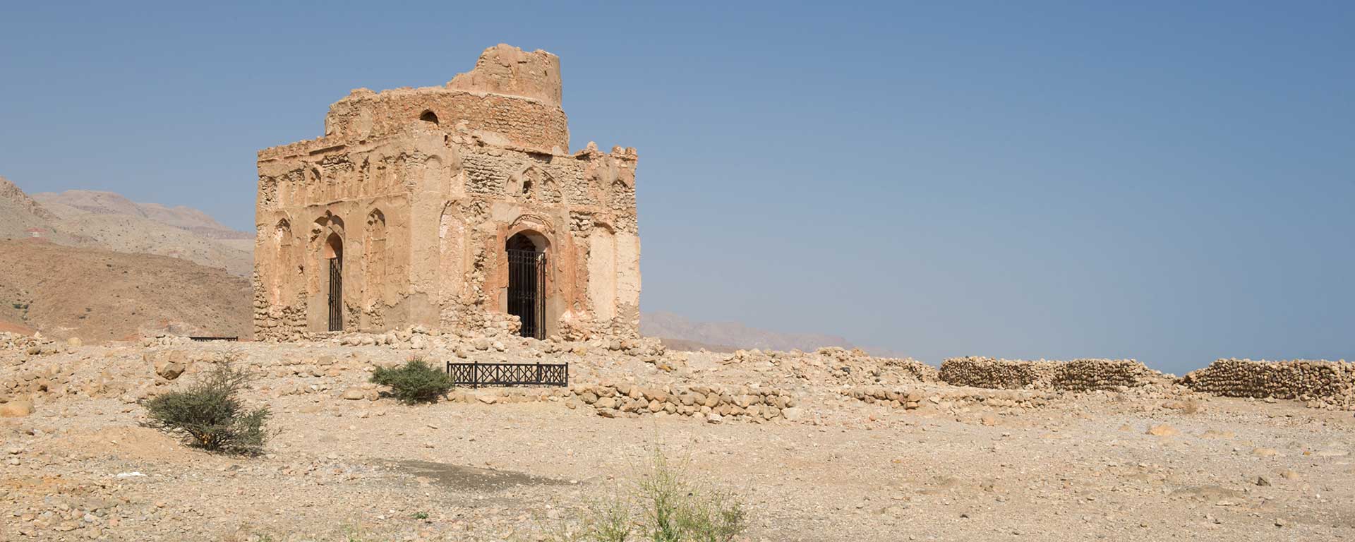 Letters from the Oman Trail - Last night in Qalhat | Lost & Curious